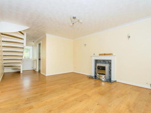 2 bedroom house to rent