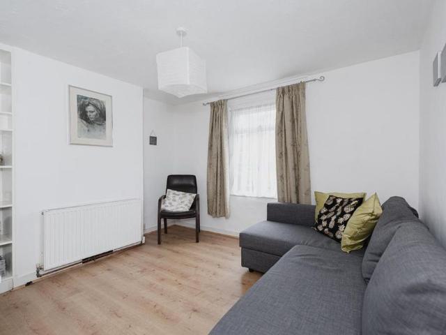 2 bedroom house to rent