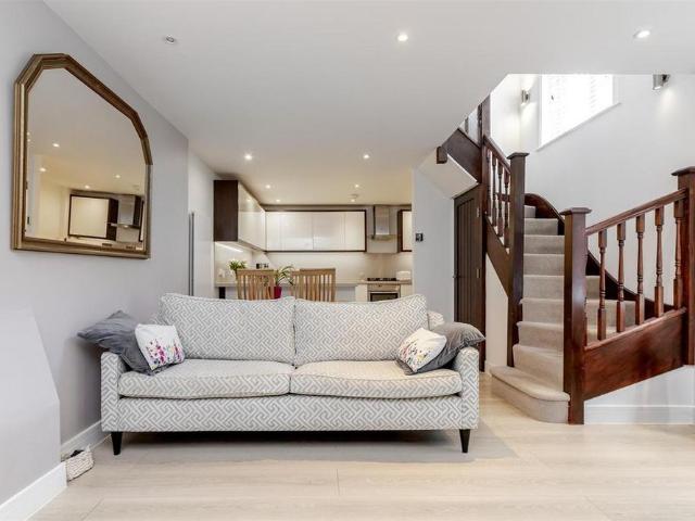 2 bedroom house to rent
