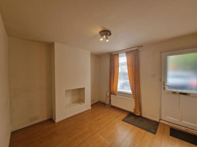 2 bedroom house to rent