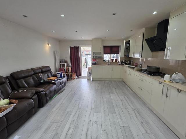 2 bedroom house to rent
