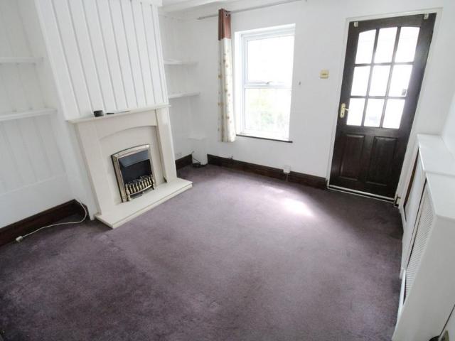 2 bedroom House To Rent Total Size: 729 SQ FT