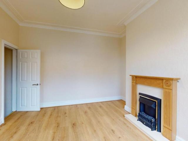 2 bedroom House To Rent Total Size: 915 SQ FT
