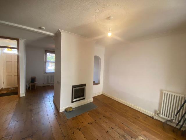 2 bedroom house to rent Wick Lane, Christchurch, BH23