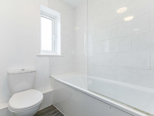 2 bedroom house to rent William Street, Carshalton, SM5