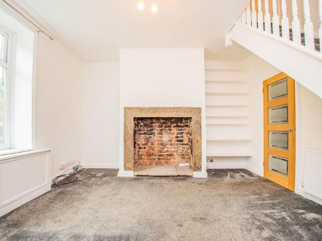 2 bedroom house to rent Ashbourne Street, Rochdale, OL11