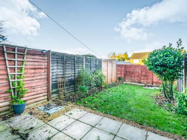 2 bedroom house to rent Beech Road, Horsham, RH12