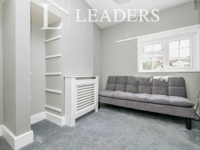 2 bedroom house to rent Butt Road, Colchester, CO3