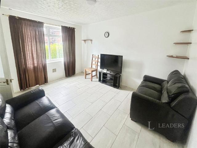 2 bedroom house to rent Castlemere Road, Manchester, M9