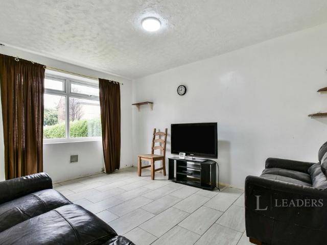 2 bedroom house to rent Castlemere Road, Manchester, M9