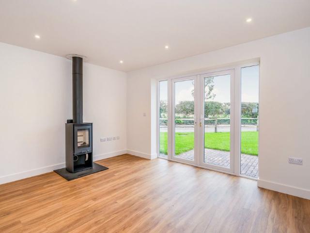 2 bedroom house to rent Cherry Tree Cottages, Sack Lane, Bognor Regis, PO22