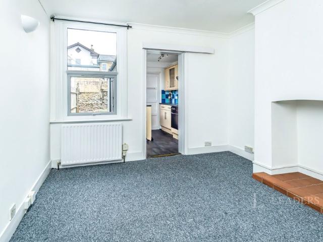 2 bedroom house to rent Cliffe Road, South Croydon, CR2