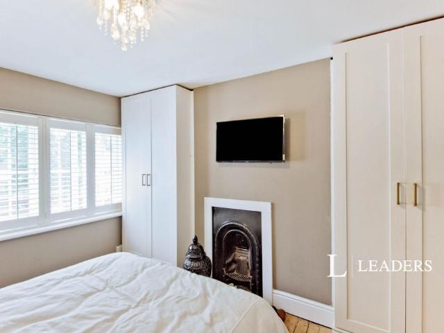2 bedroom house to rent Crescent Road, Warley, Brentwood, CM14