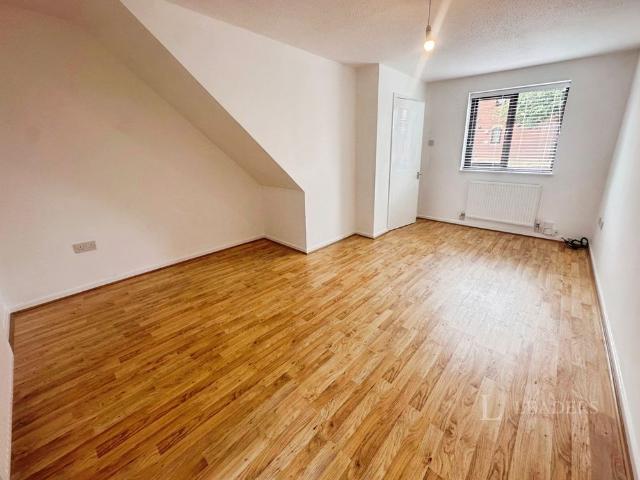 2 bedroom house to rent Daffodil Way, Northfield, Birmingham, B31
