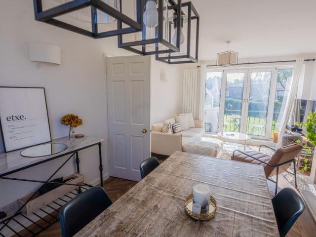 2 bedroom house to rent Draxford Court, Parkway, Wilmslow, SK9