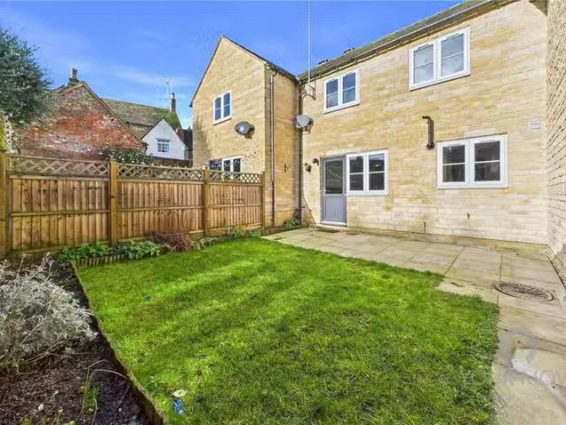 2 bedroom House to rent, East Road, Oundle, PE8 £1,050 pcm