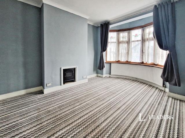 2 bedroom house to rent Fairfax Drive, Westcliff on Sea, SS0