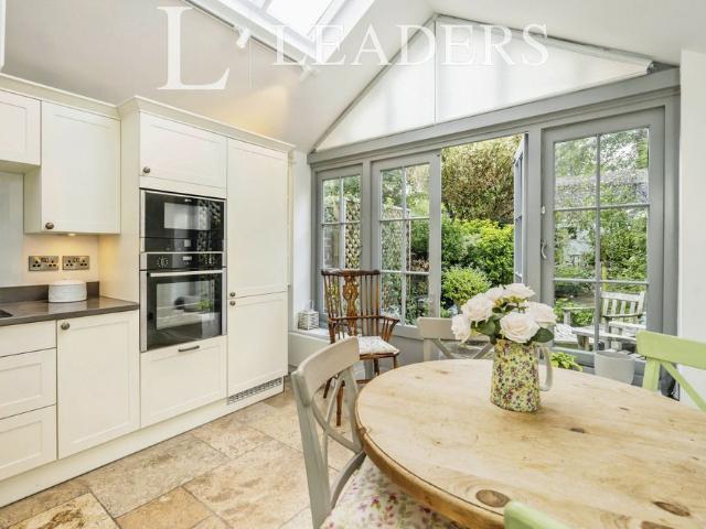 2 bedroom house to rent Franklin Place, Chichester, PO19