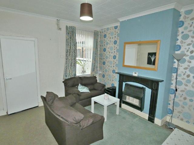 2 bedroom house to rent Hartshill Road, Stoke on Trent, ST4