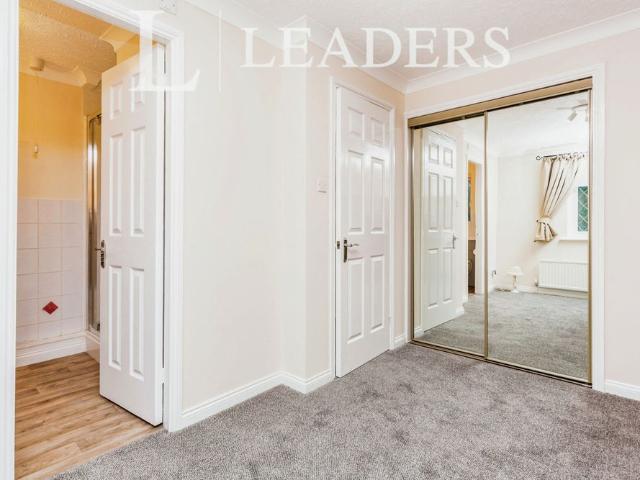 2 bedroom house to rent Haybarn Drive, Horsham, RH12