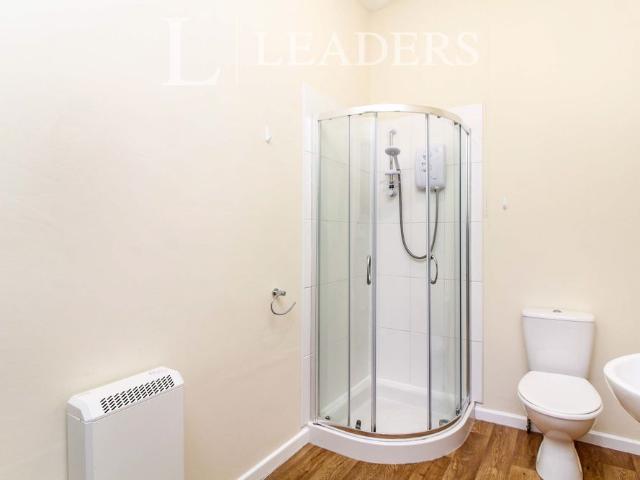2 bedroom house to rent High Street, Bromsgrove, B61