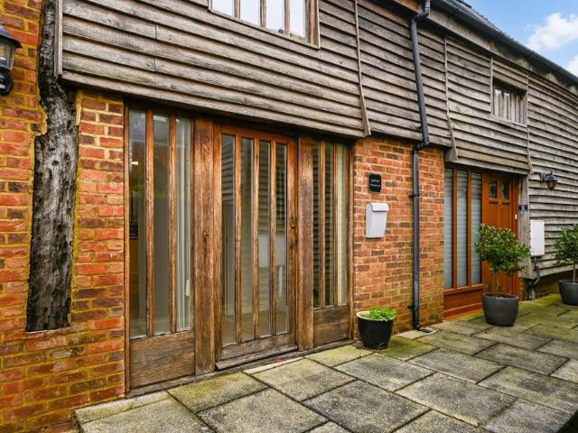 2 Bedroom House To Rent in Tenterden