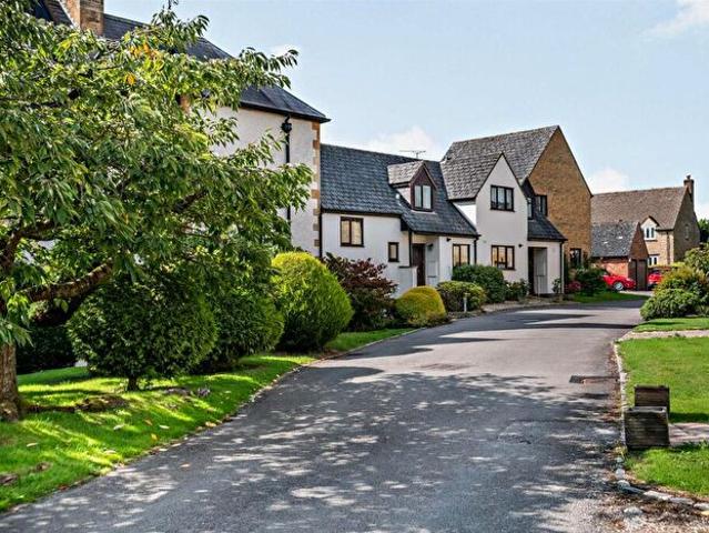 2 Bedroom House To Rent In The Courtyard, Fosseway House, Fosseway, GL54
