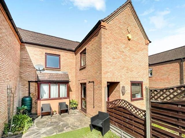 2 Bedroom House To Rent In Towan Avenue, Fishermead, MK6