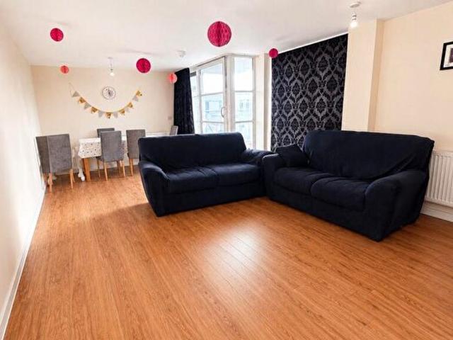 2 Bedroom House To Rent In Watkin Road, Leicester, LE2