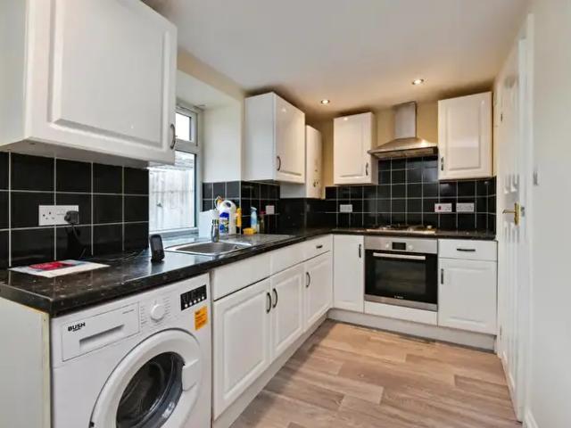 2 Bedroom House To Rent In Wern Road, Llanelli, Carmarthenshire, SA15