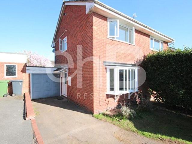 2 Bedroom House To Rent In Yardley Close, Warwick, CV34