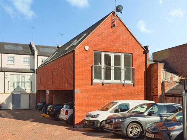 2 Bedroom House To Rent In Alveston Place, Leamington Spa, CV32