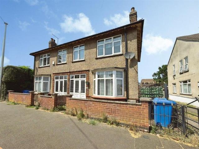 2 Bedroom House to Rent in Blandford Avenue, Kettering, NN16