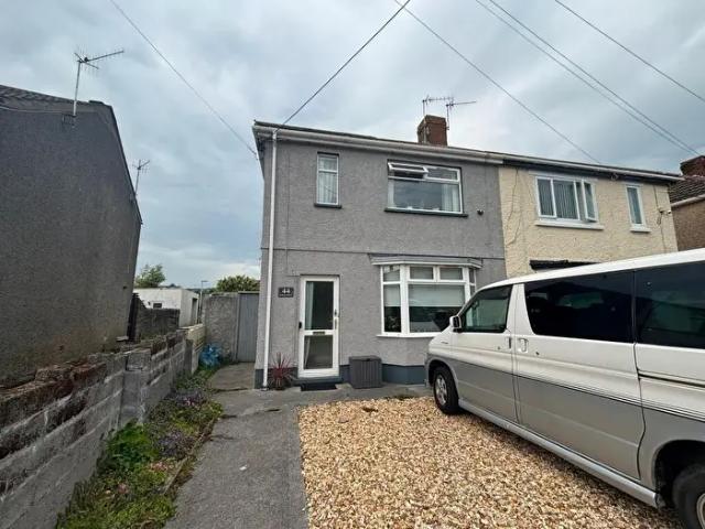 2 Bedroom House To Rent In Burrows Terrace, Burry Port SA16