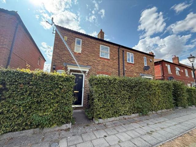 2 Bedroom House To Rent In Cursley Path, Aylesbury, HP19