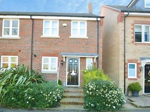 2 Bedroom House To Rent In Featherbed Close, Winslow, Buckingham, MK18