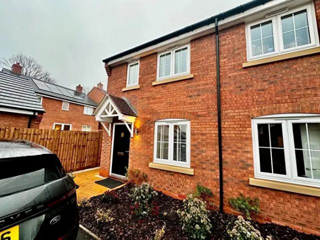 2 Bedroom House To Rent In Hollywood Lane, Castle Donnington, DE74