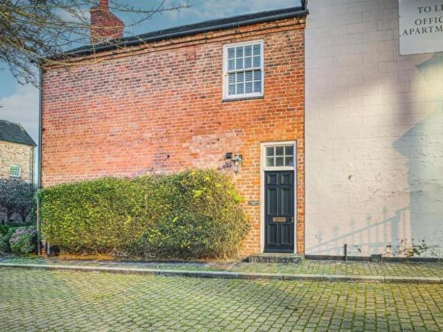 2 Bedroom House To Rent In Horninglow Street, Burton, DE14