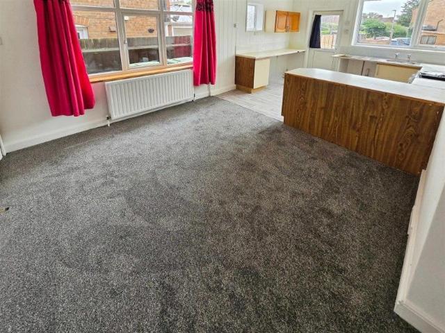 2 Bedroom House to Rent in Leys Road, Wellingborough, Northants, NN8