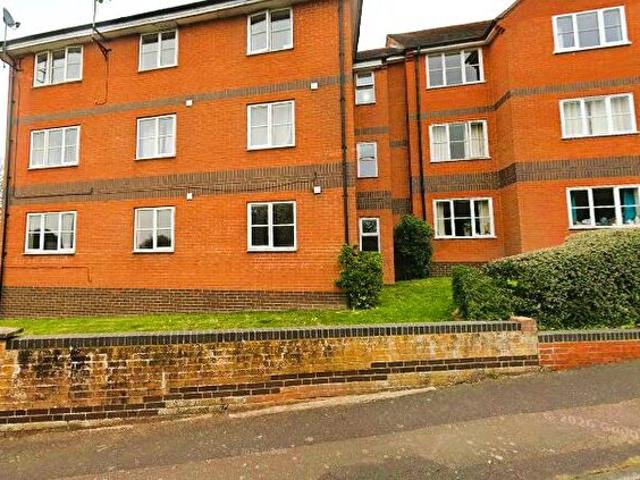 2 Bedroom House To Rent In North Street, Daventry, NN11