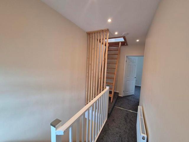 2 Bedroom House To Rent In Pant Y Heol, SA11