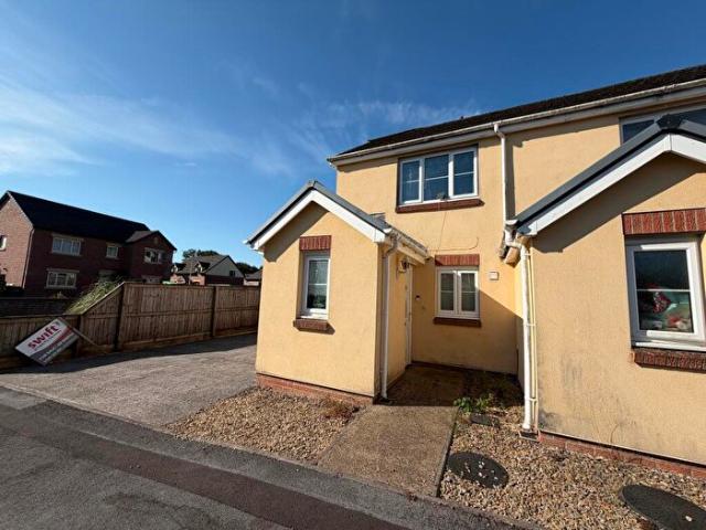 2 Bedroom House To Rent In Parc Gwernen, Tycroes, SA18