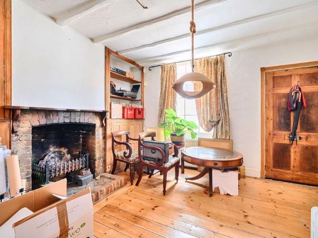 2 Bedroom House To Rent in Rye