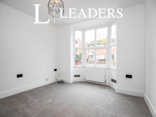 2 bedroom house to rent Lakin Road, Warwick, CV34