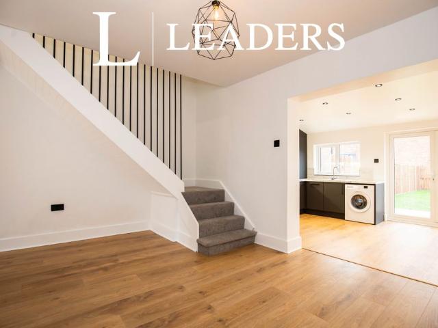 2 bedroom house to rent Lakin Road, Warwick, CV34