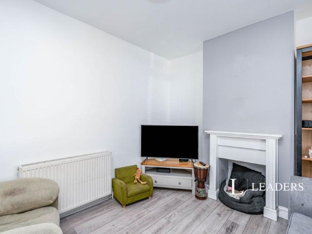 2 bedroom house to rent Leonard Road, Gosport, PO12