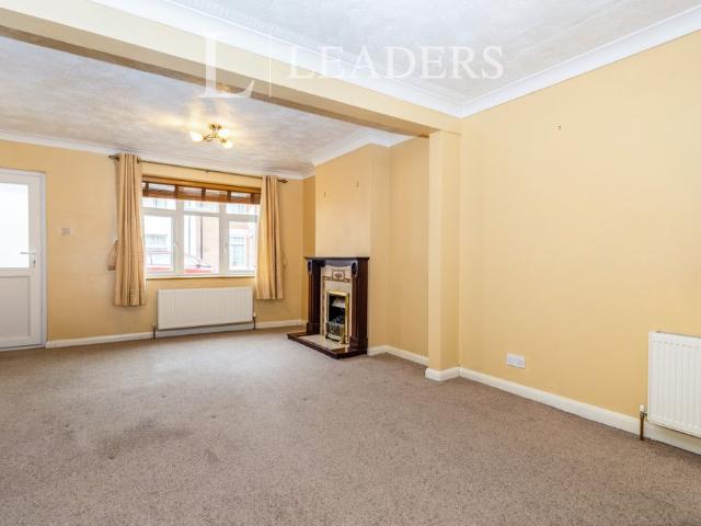 2 bedroom house to rent Melville Road, Gosport, PO12