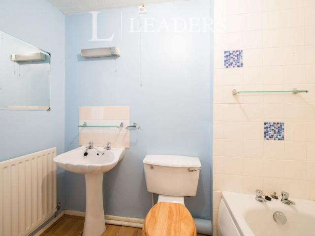 2 bedroom house to rent Mickledon Close, Nottingham, NG2