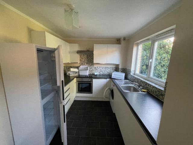 2 bedroom house to rent Pomander Crescent, Walnut Tree, Milton Keynes, Buckinghamshire, MK7