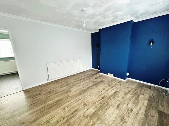 2 bedroom house to rent Pulborough Avenue, Eastbourne, BN22